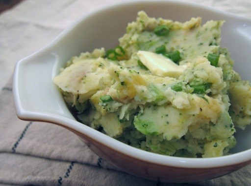 Mashed potatoes and broccoli